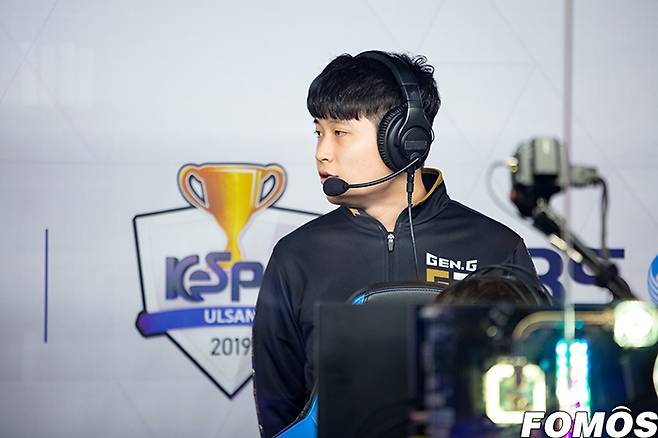 포토 젠지 코치로 합류한 톰 임재현