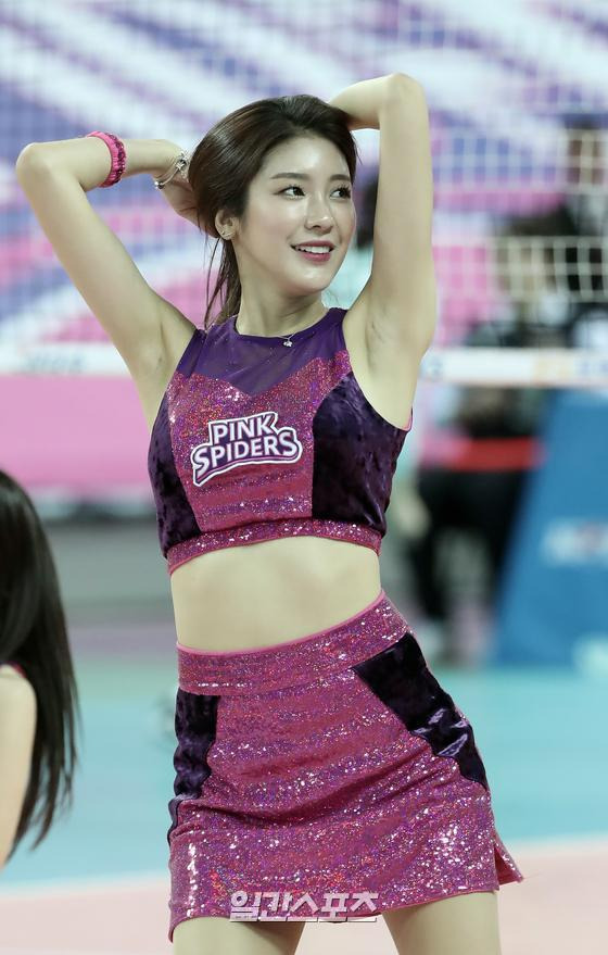 화보 치어리더 김연정 핑크빛 미소에 홀릭