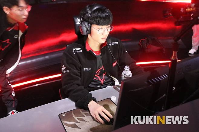 롤챔스 그리핀 난전 끝에 2세트 진땀승