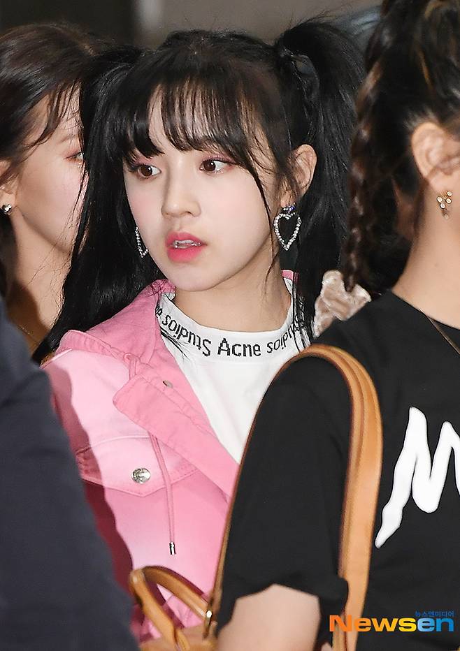 여자아이들 우기 클로즈업 시키고픈 인형의 눈망울 포토엔hd