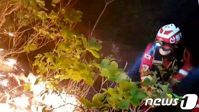 고성 산불 강풍 타고 확산주민·장병 2300여명 대피종합2보