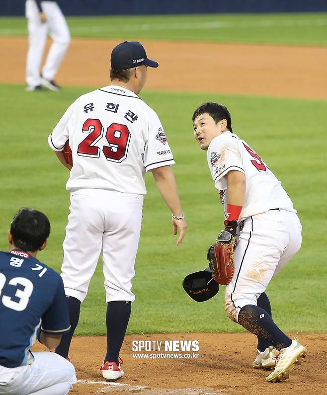포토s 최주환 내 수비 끝내줬죠