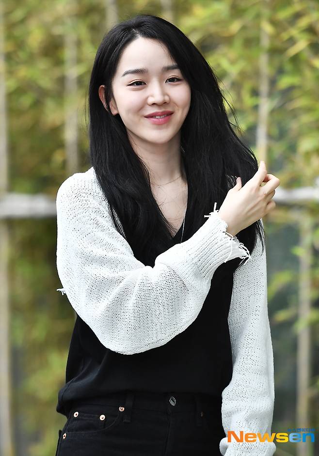 신혜선 화보 사진 같은 표정 포토엔hd