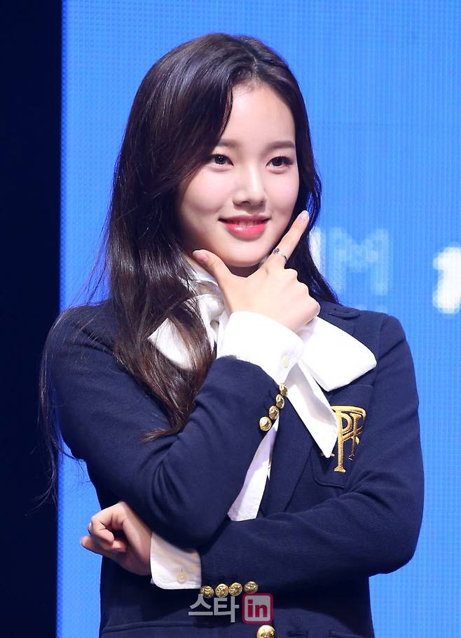 데뷔 위클리 새롭고 특별한 일주일 선물할 것