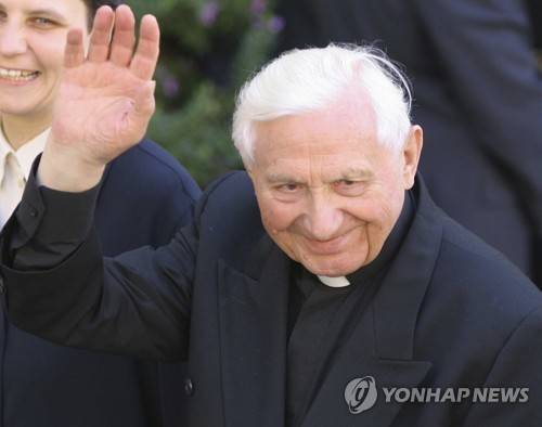 CORRECTION Germany Obit Georg Ratzinger