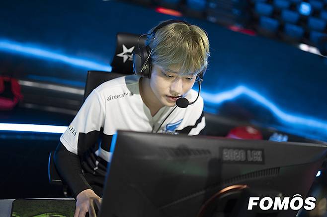 포토 미스틱 진성준 누구 일찍 끝내나