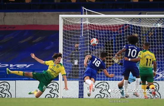 [EPL 36R] 첼시, 지루 헤딩골로 노리치시티에 1-0 승..3위 지켜