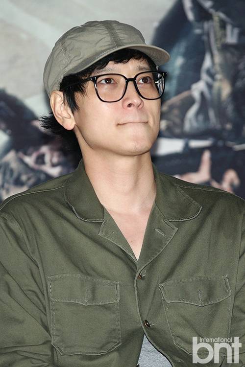 [bnt포토] 강동원 '귀여운 입꾹꾹이'