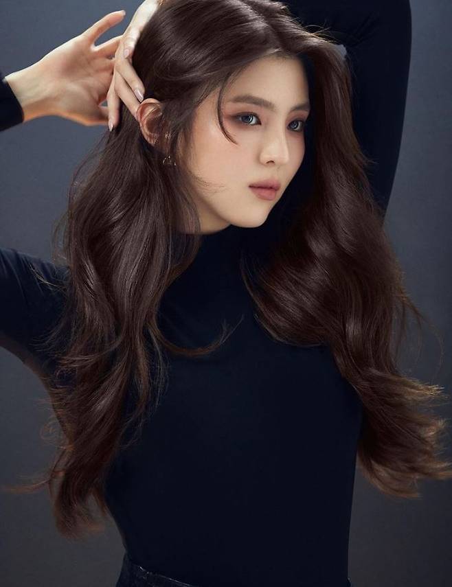 단발 머리 기르고 분위기 미쳤다고 난리난 한소희 헤어핏