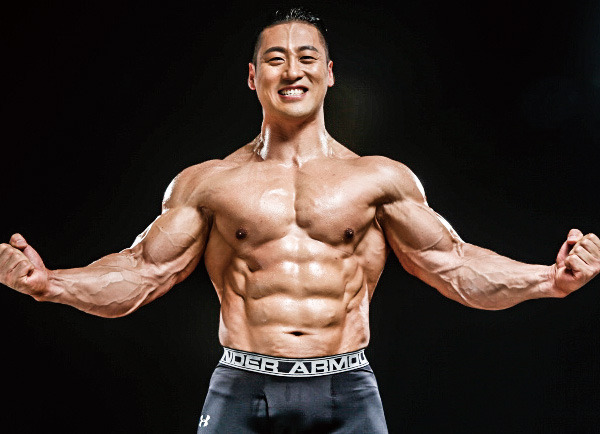 남자의 자존심을 세우는 특급 가슴운동 1탄 맥스큐