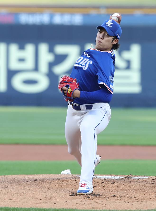 원태인 부진 바라보는 허삼영 감독 마음이 급한 것 같다
