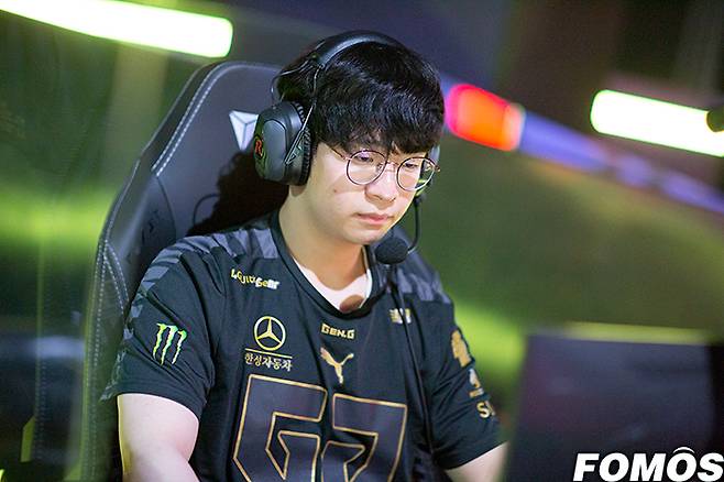 포토 Lck 경기 준비하는 젠지 E스포츠 라이프 김정민