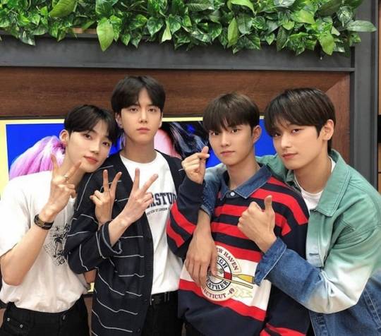 더보이즈 영훈-큐, EBS '경청' 게스트 출격.. DJ주연-뉴와 깜짝 '케미'