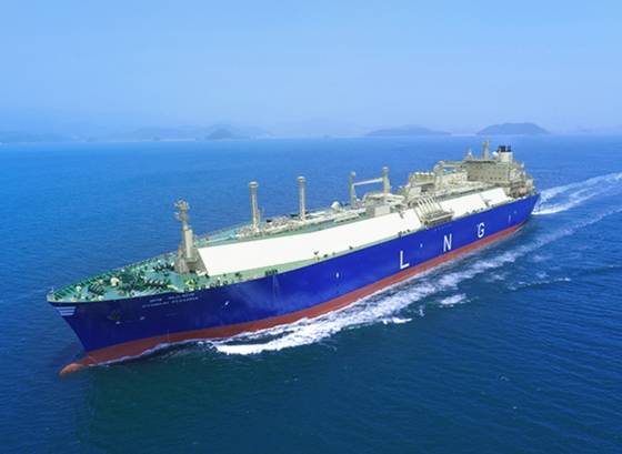 HMM 품 떠났던 현대LNG해운, 7년 만에 다시 매물로