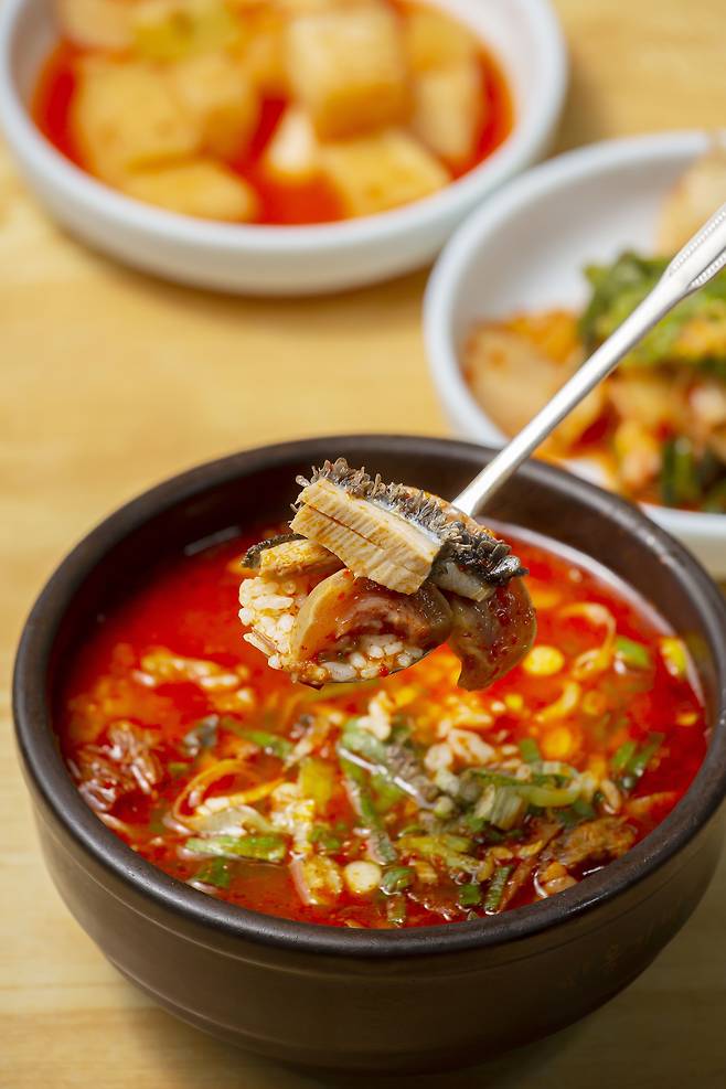 예산 사과 살까 춘천 막장 살까香과 情이 넘치는 오일장
