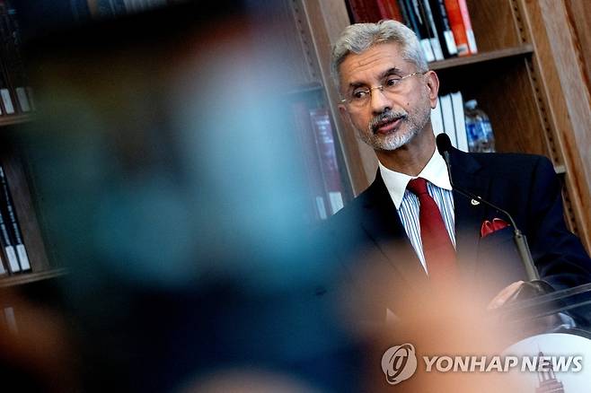 미국의 인도 끌어안기무역확대·장벽완화 카드 꺼내들어