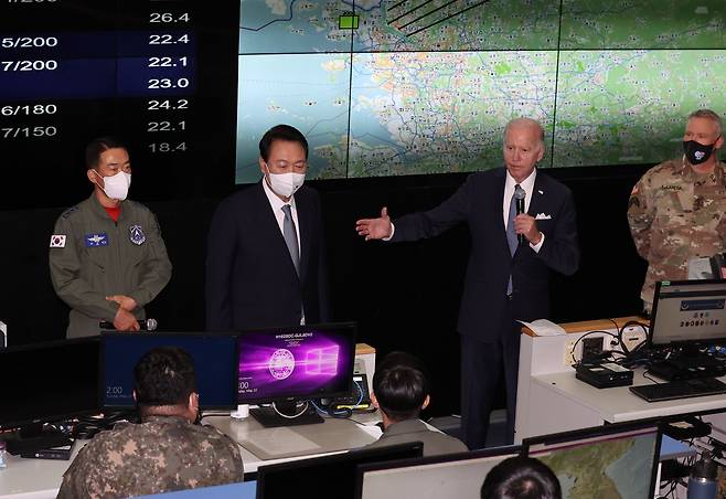 한미정상 공중작전 사령탑서 軍 격려70년 동맹 더 강력해졌다 종합