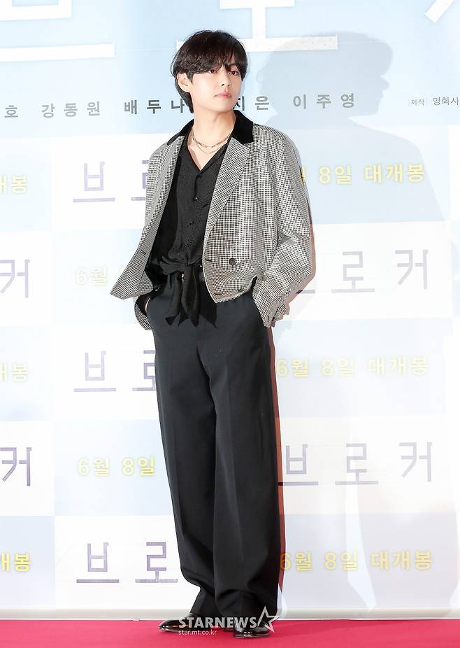 뷔 세계미남 1위의 위엄 ★포토