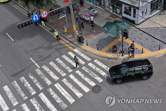 우회전 일시정지 도로교통법 시행 후 관련 사고 51 감소