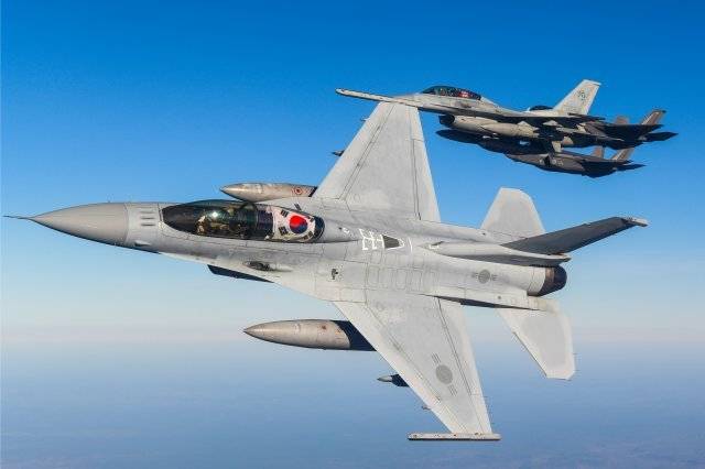 호주에서 기량 뽐내는 대한민국 탑건 청계천 옆 사진관