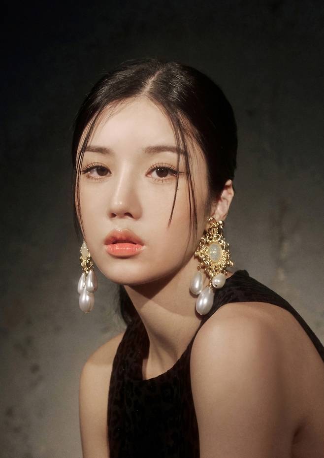 권은비 새 앨범 새 콘셉트 이미지 매혹적인 시크