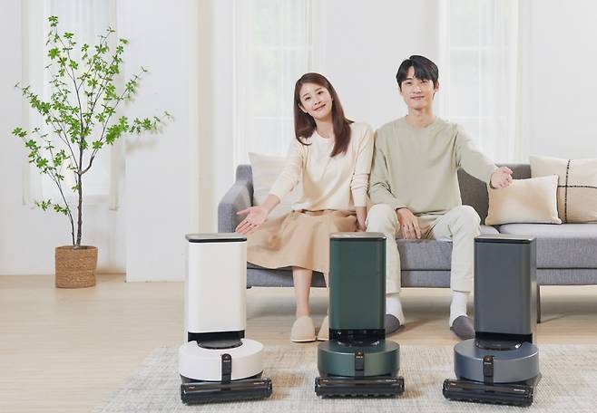 스스로 먼지통 비우는 똑똑한 로봇청소기lg전자 오브제 R9 출시