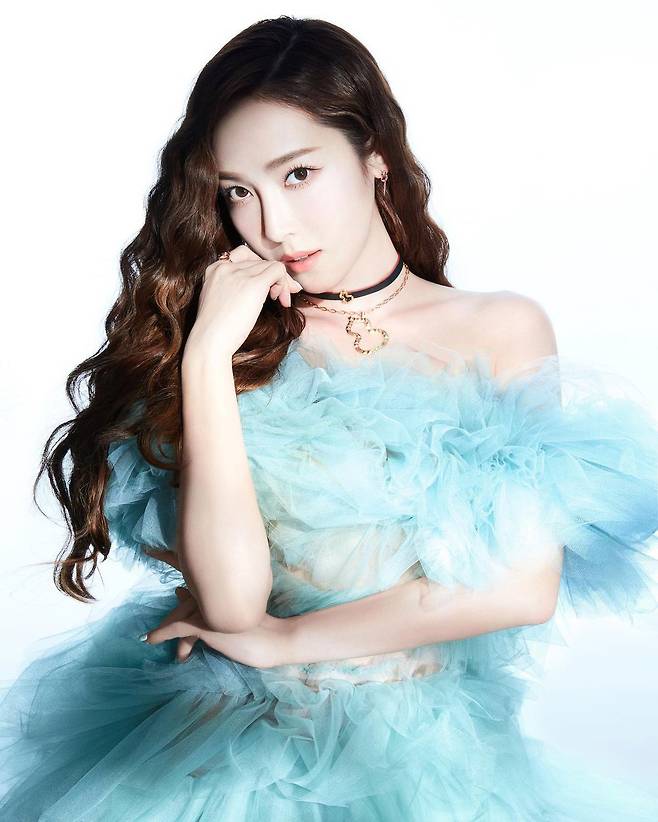 Jessica , Girls' Generation pride is abandoned...About the ankle in ...