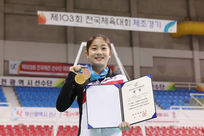 수영 황선우 첫 금 5관왕 스타트육상계 카리나 김민지 기권
