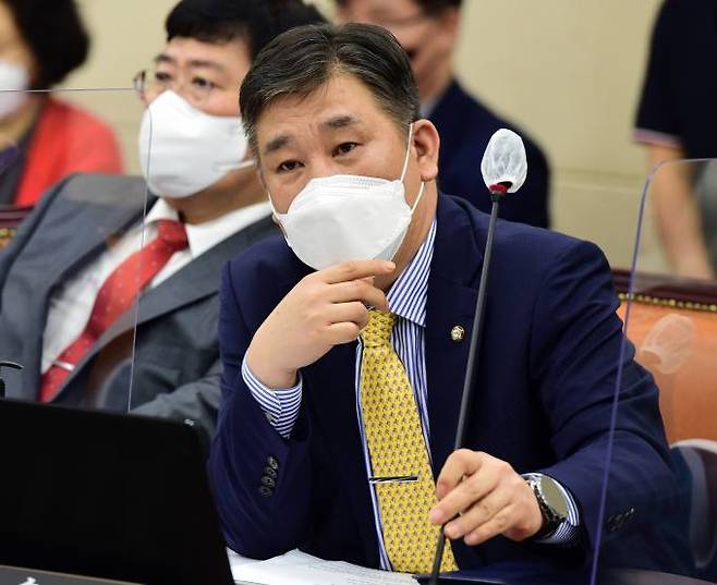 최승재 의원 흥국생명 홍보용 볼펜값 월급 차감상식적 아냐