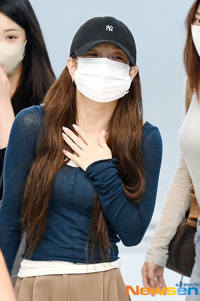프로미스나인 이서연 팬들 마중에 심쿵 포토엔hd