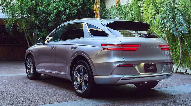 美 현지생산 제네시스 GV70 전동화 모델, LA오토쇼서 북미 데뷔 | M투데이