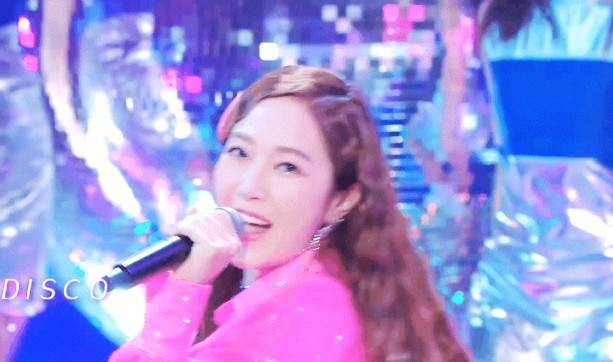 중국 간 제시카 올핑크 입고 엄정화 디스코 열창 룩차이나