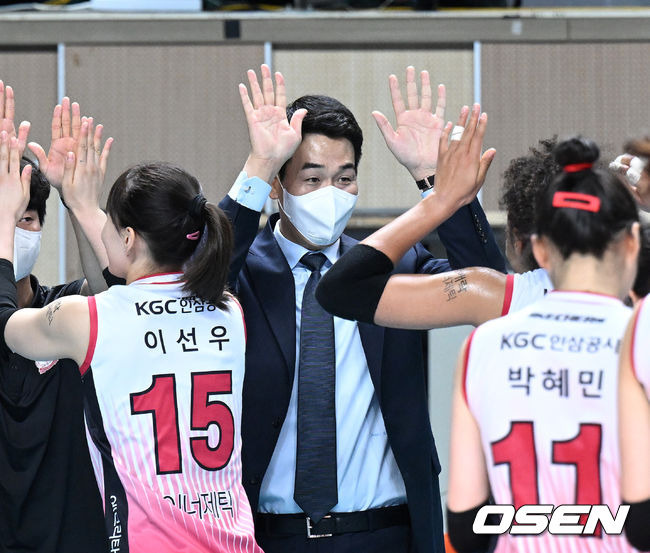 ‘셧아웃 승리’ 고희진 감독 “1R 마지막 좋은 경기력 고무적이다” [장충 톡톡]