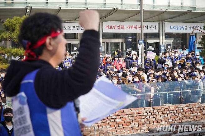 곳곳서 파업·파업·파업 병원부터 지하철까지 멈추는데