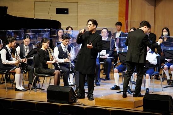 이적 청각장애인 위해 사랑의달팽이에 5천만 원 기부선한 영향력