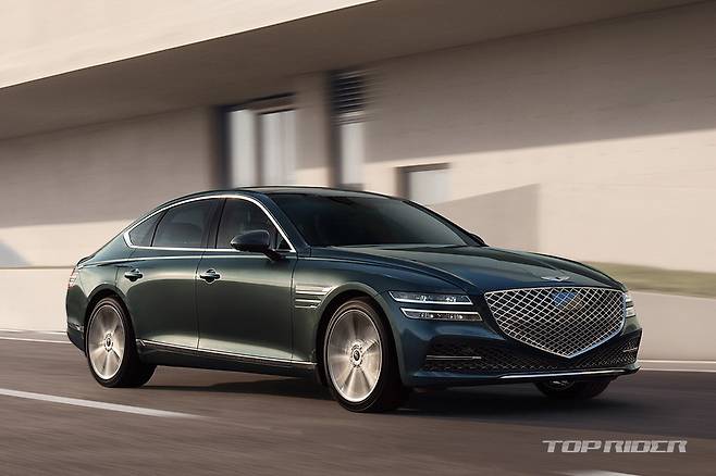 제네시스 G80 2023년형 풀패키지 8862만원, 수입차 정조준 | 탑라이더