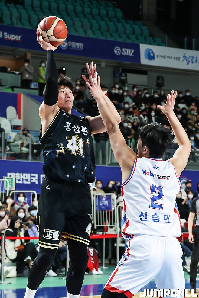 KGC 크리스마스 유니폼 첫 선, 가스공사 흰색 유니폼 착용