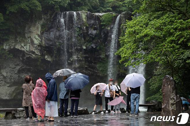 제주 세계지질공원 세번째 재인증유네스코 자연과학 3관왕 유지