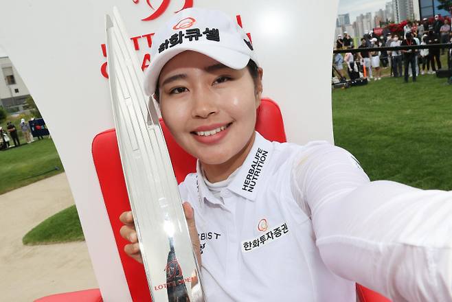 눈물은 ‘기다림’…감추고, 참았기에 더 뜨거웠다