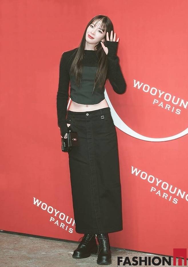 아이린 몸매 끝판왕 질투 부르는 Y2k 블랙 투피스룩 패션엔
