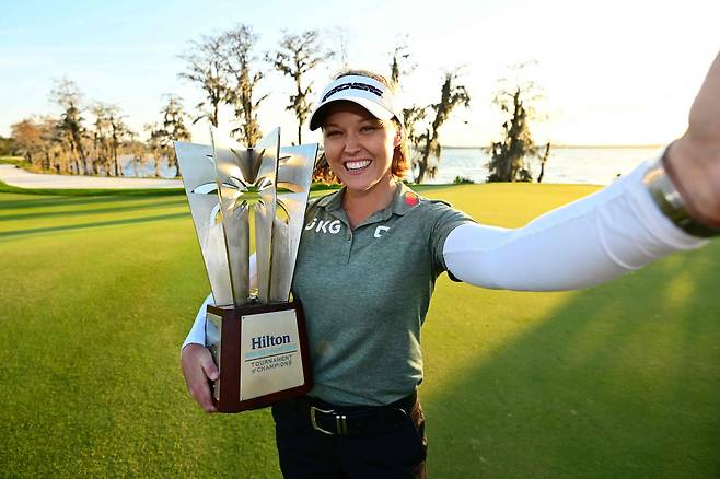 헨더슨 Lpga 시즌 첫 대회 ‘와이어 투 와이어 우승
