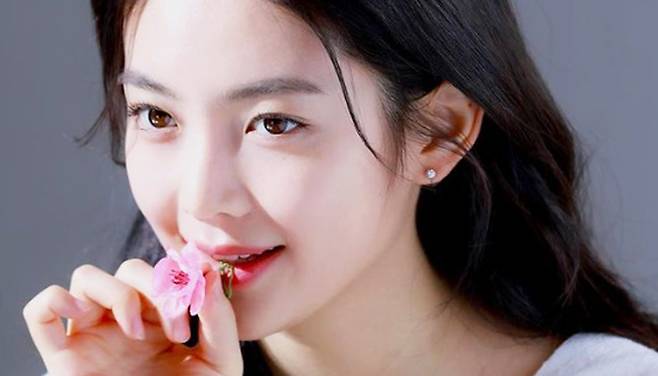 예쁜 얼굴 때문에 잠깐 출연하고도 화제됐던 인간수업 여배우 뉴스에이드