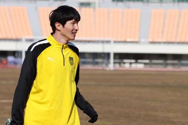 15년만의 컴백 전남 강민수의 다짐 내 역할은 솔선수범 후배들 내 경험 흡수하길” 사커피플