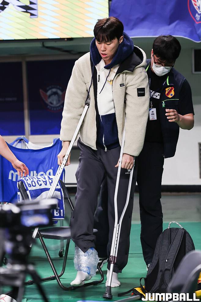 부상 발목 다친 이우석 인대 부분 파열 6주 진단