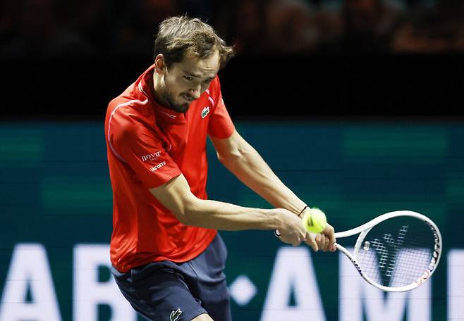 Atp 메드베데프 시너 꺾고 암로오픈 우승올해 첫 정상