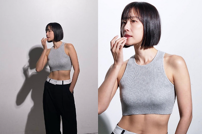 미모의 여배우44세 믿기지 않는 관리복근 드러낸 크롭티룩 어썸클
