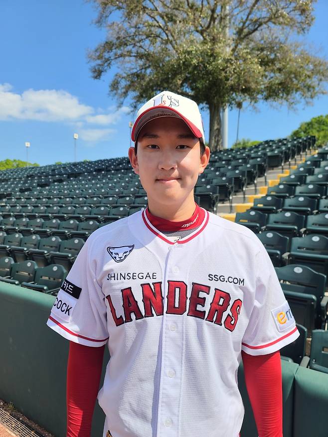 Ssg 루키 투수 송영진 두 번째 청백전에서 147㎞ 눈도장