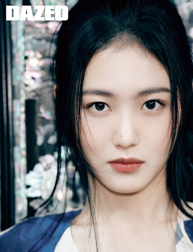 더쿠 신예은 박연진 내 외모의 차가운 부분 활용” 화보