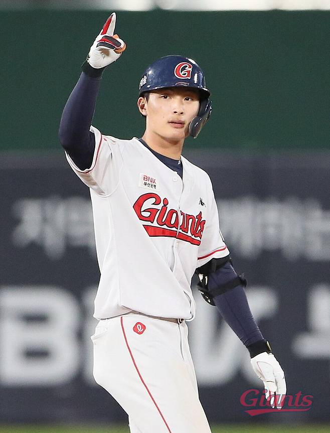 19세 루키가 롯데 2군 타격왕 접수2년차 기대 상승 괌의 아픔은 잊었다