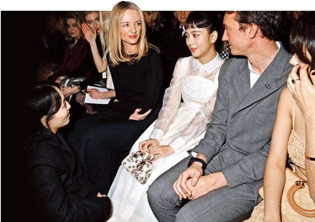 여왕이 될 상인가 Lvmh 그룹 맏딸 델핀 아르노